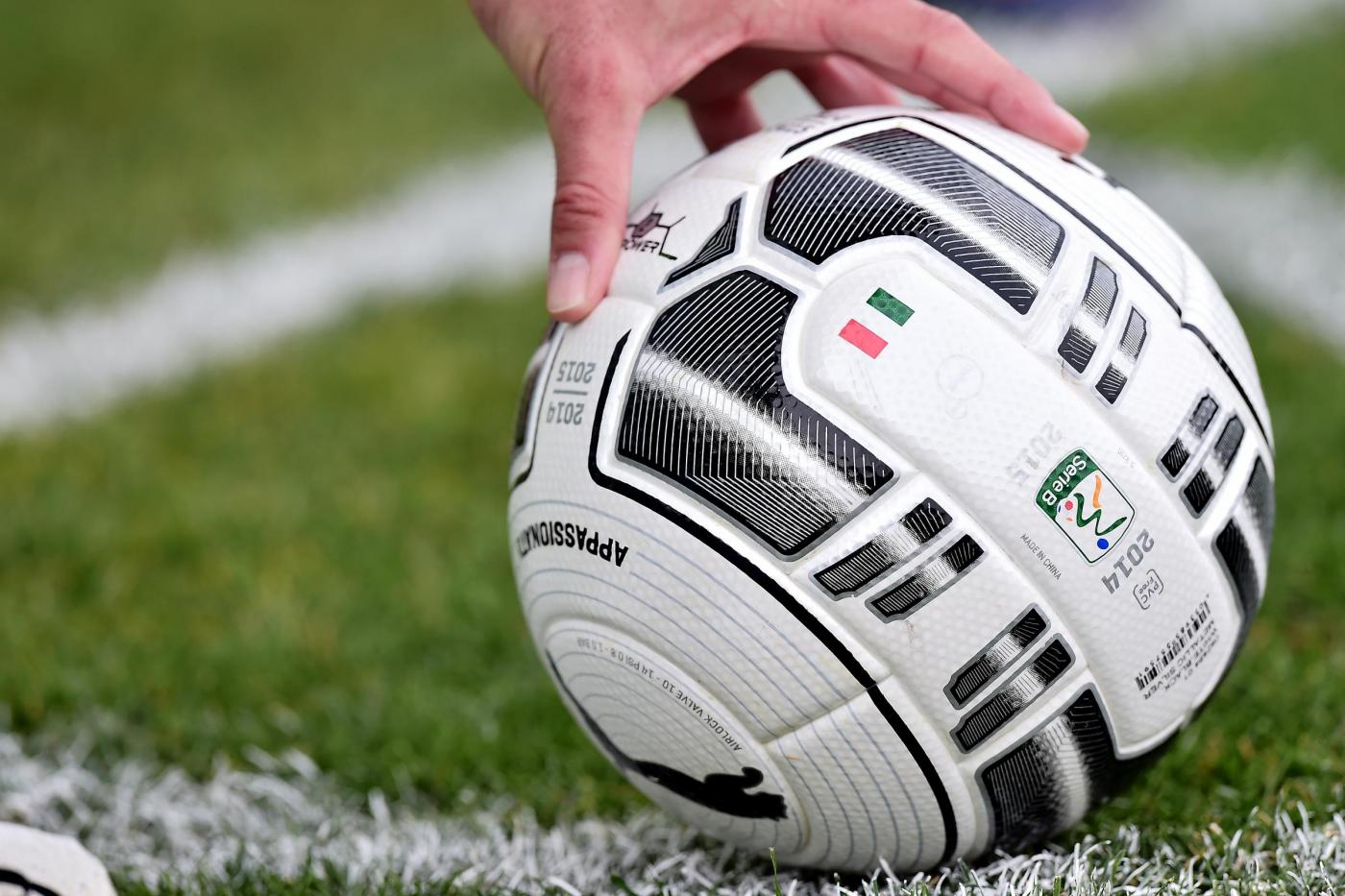 Il "miracolo" del pallone da calcio: dal Super Tele al Tango, una ...